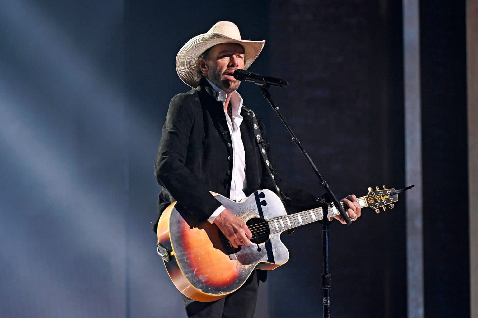Get Your Tissues Ready, For This Toby Keith's Final TV Performance Will ...