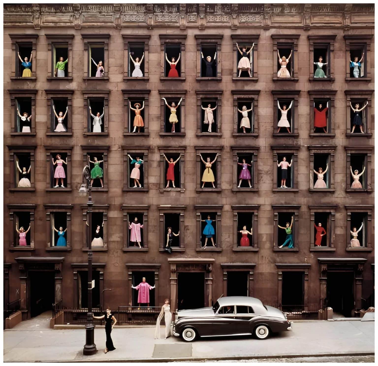 The Story Behind Ormond Gigli's Iconic Photograph "Girls In The Windows ...